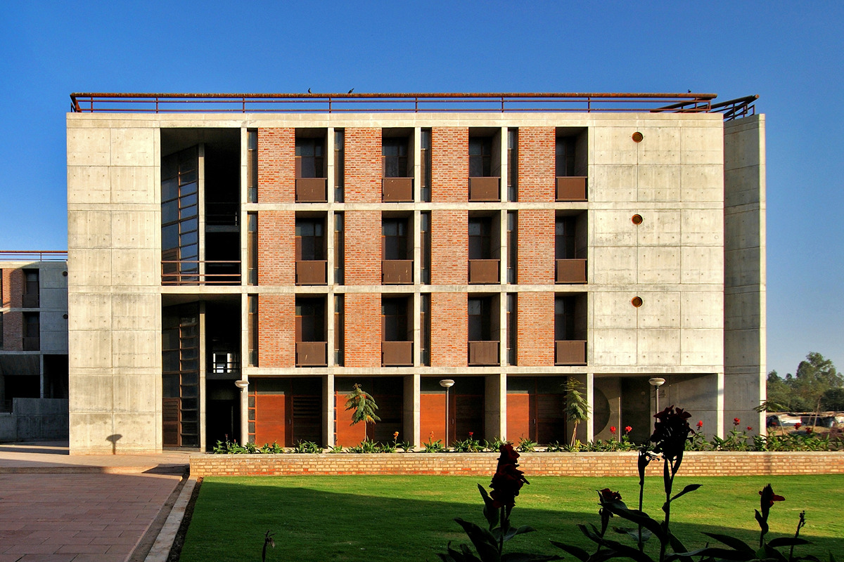 IIM Ahmedabad – Jhaveri Associates
